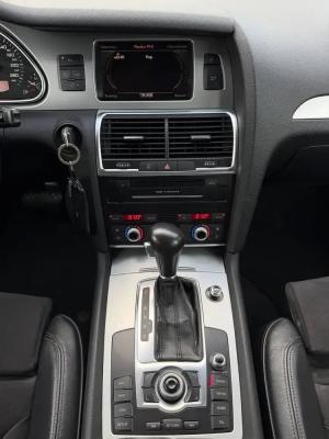 Balts Audi Q7 2010 Ventspils, ar dzinēja tilpumu 3.00 L un nobraukumu 299 tūkst. km par 10990 €, foto 24 vietnē AUTOMOTO.COM.LV