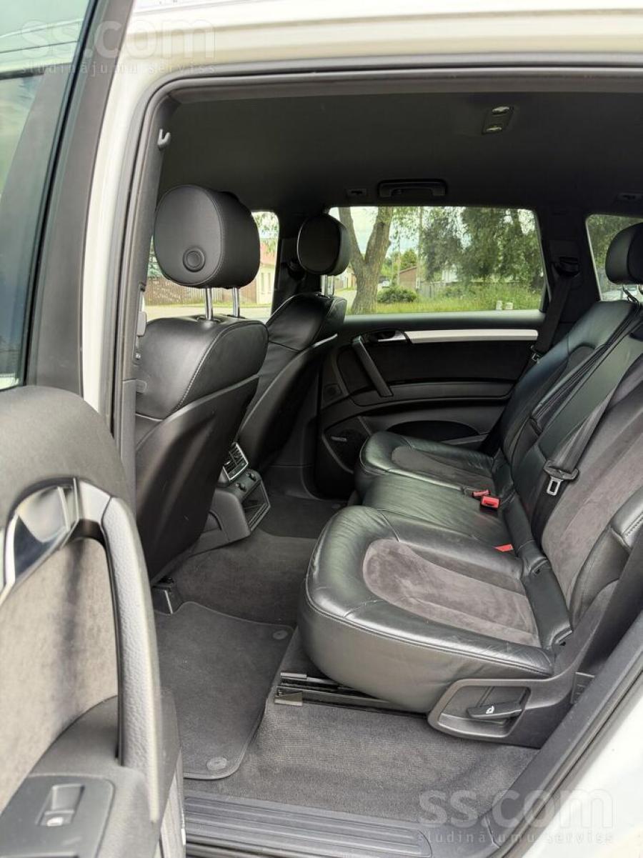 White Audi Q7 2010 in Ventspils, with an engine capacity of 3.00 L and mileage of 299 thousand km for 10990 €, photo 18 on AUTOMOTO.COM.LV