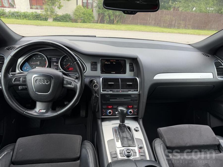 White Audi Q7 2010 in Ventspils, with an engine capacity of 3.00 L and mileage of 299 thousand km for 10990 €, photo 21 on AUTOMOTO.COM.LV