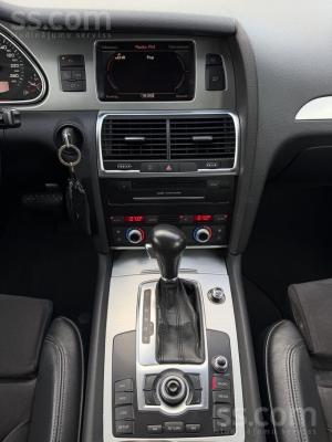 White Audi Q7 2010 in Ventspils, with an engine capacity of 3.00 L and mileage of 299 thousand km for 10990 €, photo 24 on AUTOMOTO.COM.LV