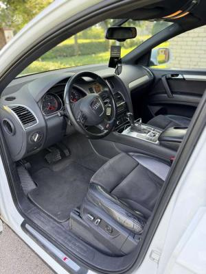 White Audi Q7 2010 in Druskininkai, with an engine capacity of 2.97 L and mileage of 526 thousand km for 8500 €, photo 15 on AUTOMOTO.COM.LV