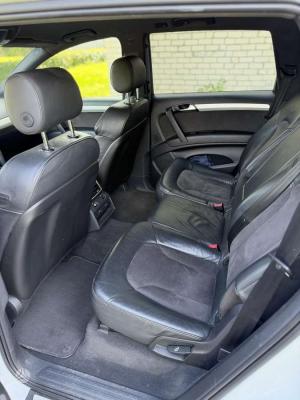 White Audi Q7 2010 in Druskininkai, with an engine capacity of 2.97 L and mileage of 526 thousand km for 8500 €, photo 16 on AUTOMOTO.COM.LV