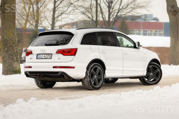 White Audi Q7 2011 in Jelgava, with an engine capacity of 3.00 L and mileage of 287 thousand km for 13500 €, photo 5 on AUTOMOTO.COM.LV