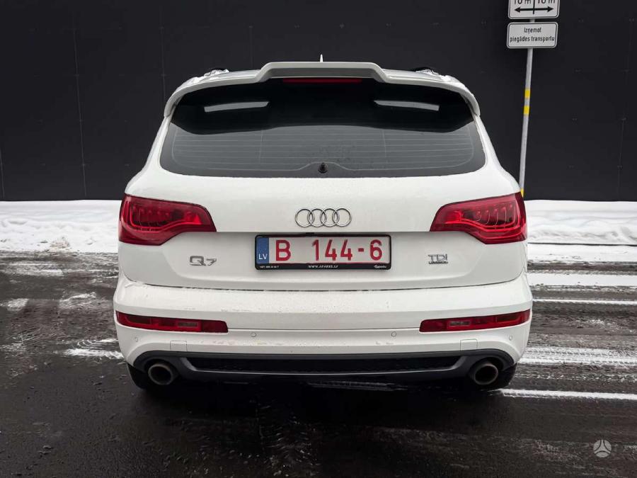 Balts Audi Q7 2011 Jelgava, ar dzinēja tilpumu 2.97 L un nobraukumu 390 tūkst. km par 10700 €, foto 5 vietnē AUTOMOTO.COM.LV