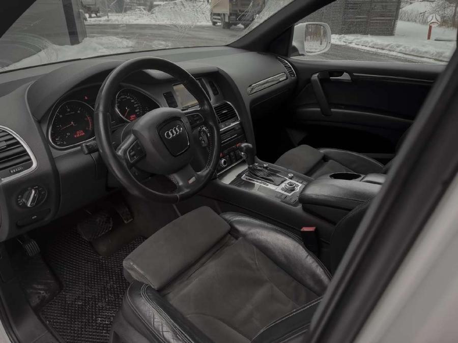 Balts Audi Q7 2011 Jelgava, ar dzinēja tilpumu 2.97 L un nobraukumu 390 tūkst. km par 10700 €, foto 8 vietnē AUTOMOTO.COM.LV