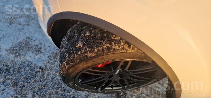 Balts Audi Q7 2011 Ogre, ar dzinēja tilpumu 4.20 L un nobraukumu 202 tūkst. km par 12350 €, foto 19 vietnē AUTOMOTO.COM.LV