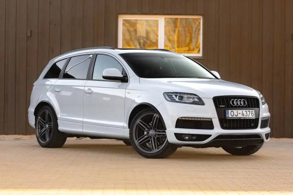 White Audi Q7 2011 in Jelgava, with an engine capacity of 3.00 L and mileage of 287 thousand km for 10900 €, photo 2 on AUTOMOTO.COM.LV