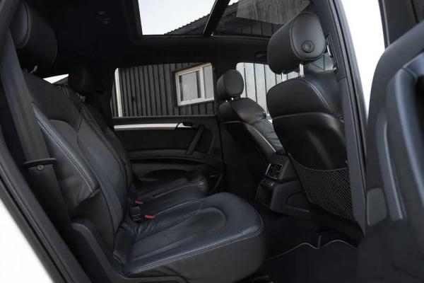 White Audi Q7 2011 in Jelgava, with an engine capacity of 3.00 L and mileage of 287 thousand km for 10900 €, photo 10 on AUTOMOTO.COM.LV