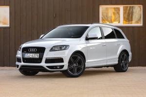 White Audi Q7 2011 in Jelgava, with an engine capacity of 3.00 L and mileage of 287 thousand km for 10900 €, photo  on AUTOMOTO.COM.LV