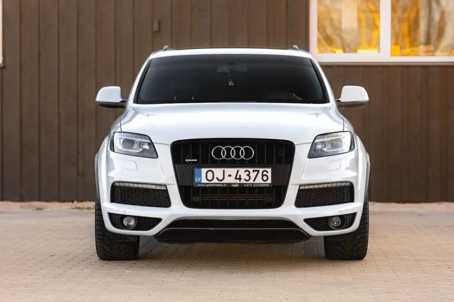 White Audi Q7 2011 in Jelgava, with an engine capacity of 3.00 L and mileage of 287 thousand km for 10900 €, photo 4 on AUTOMOTO.COM.LV