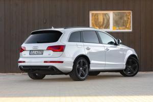 White Audi Q7 2011 in Jelgava, with an engine capacity of 3.00 L and mileage of 287 thousand km for 10900 €, photo 6 on AUTOMOTO.COM.LV