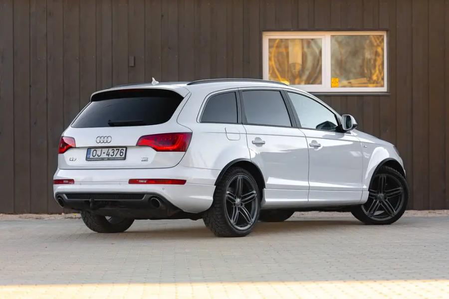 White Audi Q7 2011 in Jelgava, with an engine capacity of 3.00 L and mileage of 287 thousand km for 10900 €, photo 6 on AUTOMOTO.COM.LV