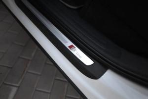 White Audi Q7 2011 in Jelgava, with an engine capacity of 3.00 L and mileage of 287 thousand km for 10900 €, photo 17 on AUTOMOTO.COM.LV