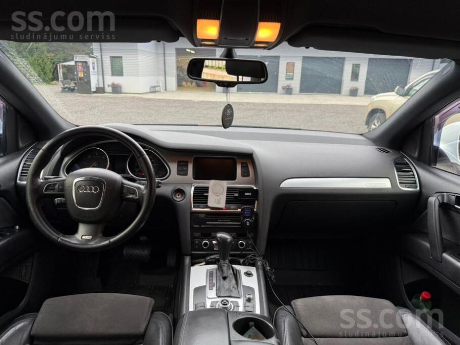 White Audi Q7 2011 in Ventspils, with an engine capacity of 3.00 L and mileage of 288 thousand km for 12000 €, photo 7 on AUTOMOTO.COM.LV
