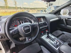 White Audi Q7 2011 in Vilnius, with an engine capacity of 2.97 L and mileage of 274 thousand km for 10600 €, photo 14 on AUTOMOTO.COM.LV