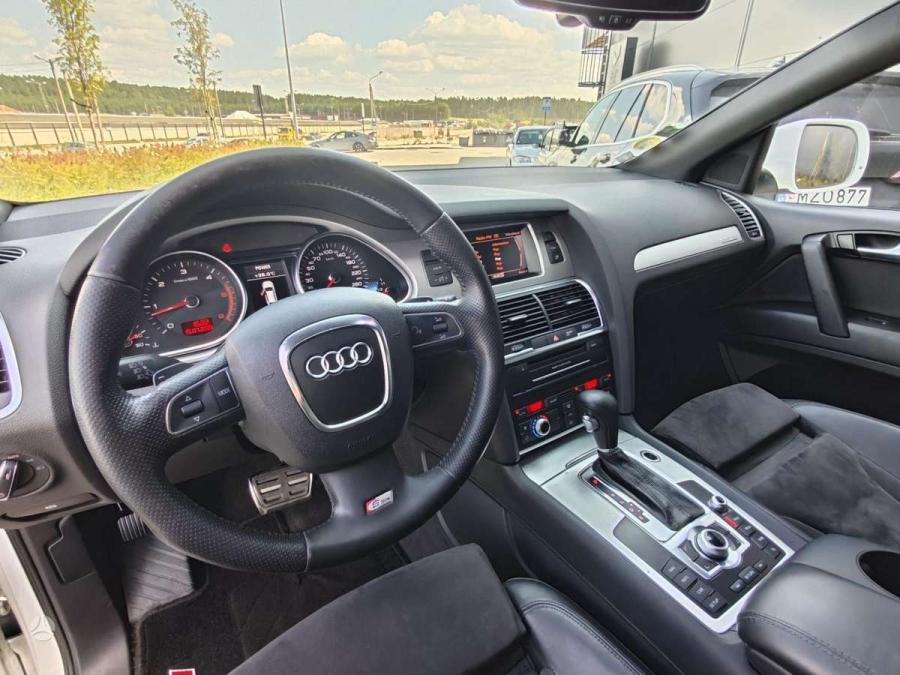 White Audi Q7 2011 in Vilnius, with an engine capacity of 2.97 L and mileage of 274 thousand km for 10600 €, photo 14 on AUTOMOTO.COM.LV