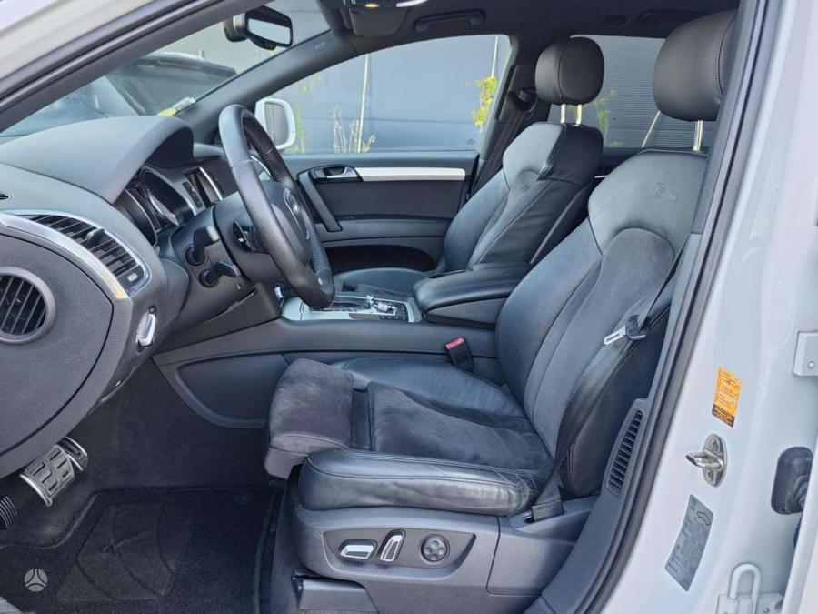 White Audi Q7 2011 in Vilnius, with an engine capacity of 2.97 L and mileage of 274 thousand km for 10600 €, photo 17 on AUTOMOTO.COM.LV
