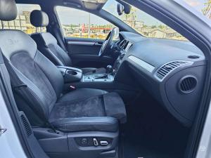 White Audi Q7 2011 in Vilnius, with an engine capacity of 2.97 L and mileage of 274 thousand km for 10600 €, photo 19 on AUTOMOTO.COM.LV