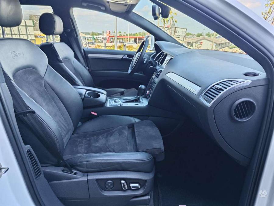 White Audi Q7 2011 in Vilnius, with an engine capacity of 2.97 L and mileage of 274 thousand km for 10600 €, photo 19 on AUTOMOTO.COM.LV