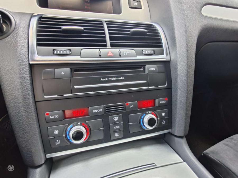 White Audi Q7 2011 in Vilnius, with an engine capacity of 2.97 L and mileage of 274 thousand km for 10600 €, photo 38 on AUTOMOTO.COM.LV