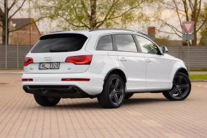 White Audi Q7 2011 in Jelgava, with an engine capacity of 3.00 L and mileage of 279 thousand km for 6000 €, photo 6 on AUTOMOTO.COM.LV
