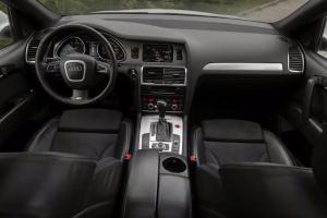 White Audi Q7 2011 in Jelgava, with an engine capacity of 3.00 L and mileage of 279 thousand km for 6000 €, photo 9 on AUTOMOTO.COM.LV
