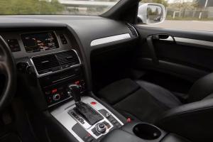 White Audi Q7 2011 in Jelgava, with an engine capacity of 3.00 L and mileage of 279 thousand km for 6000 €, photo 10 on AUTOMOTO.COM.LV
