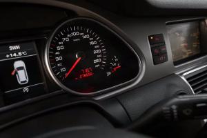White Audi Q7 2011 in Jelgava, with an engine capacity of 3.00 L and mileage of 279 thousand km for 6000 €, photo 15 on AUTOMOTO.COM.LV