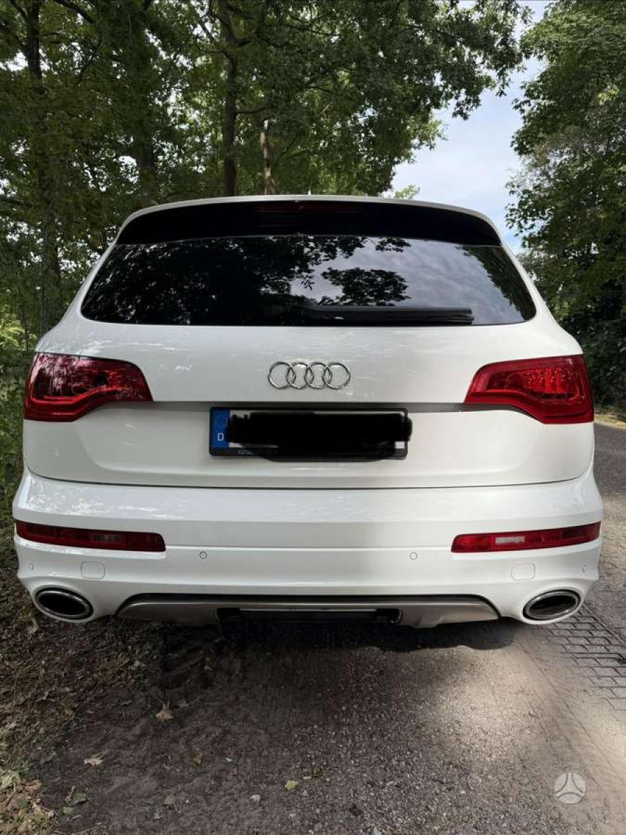 White Audi Q7 2011 in Panevezys, with an engine capacity of 5.93 L and mileage of 274 thousand km for 18500 €, photo 4 on AUTOMOTO.COM.LV