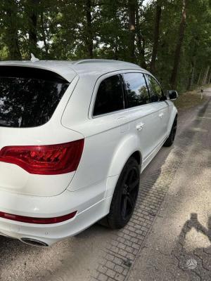 White Audi Q7 2011 in Panevezys, with an engine capacity of 5.93 L and mileage of 274 thousand km for 18500 €, photo 5 on AUTOMOTO.COM.LV
