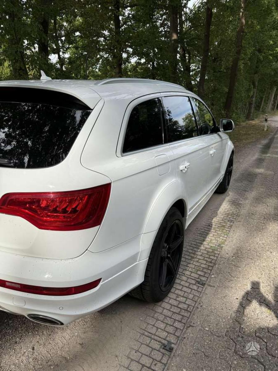 White Audi Q7 2011 in Panevezys, with an engine capacity of 5.93 L and mileage of 274 thousand km for 18500 €, photo 5 on AUTOMOTO.COM.LV