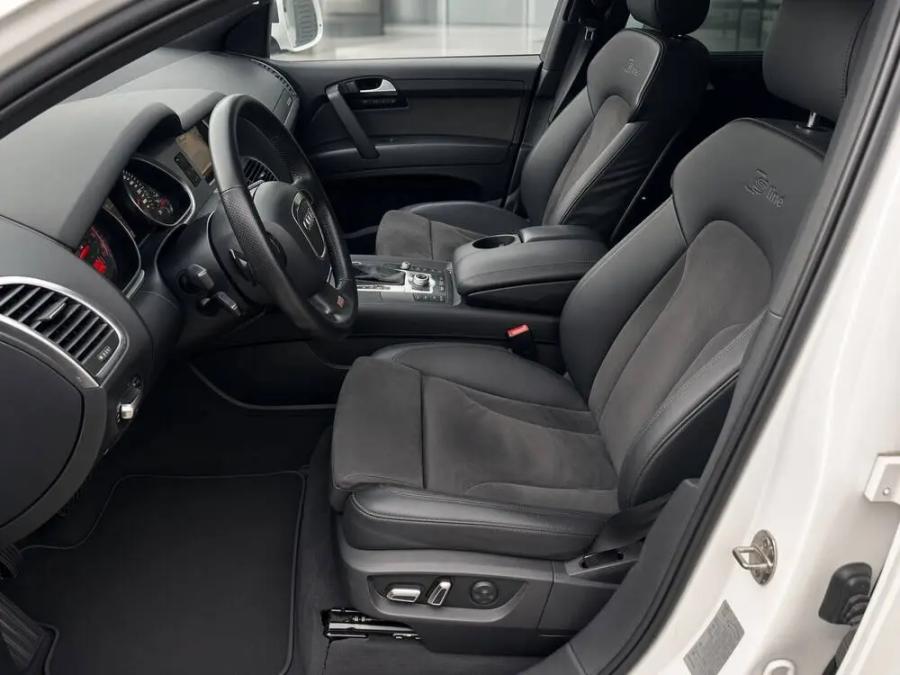 Balts Audi Q7 2011 Jūrmala, ar dzinēja tilpumu 3.00 L un nobraukumu 315 tūkst. km par 12950 €, foto 4 vietnē AUTOMOTO.COM.LV
