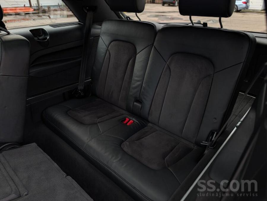 White Audi Q7 2011 in Jurmala, with an engine capacity of 3.00 L and mileage of 315 thousand km for 14950 €, photo 23 on AUTOMOTO.COM.LV