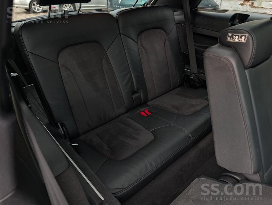 White Audi Q7 2011 in Jurmala, with an engine capacity of 3.00 L and mileage of 315 thousand km for 14950 €, photo 25 on AUTOMOTO.COM.LV