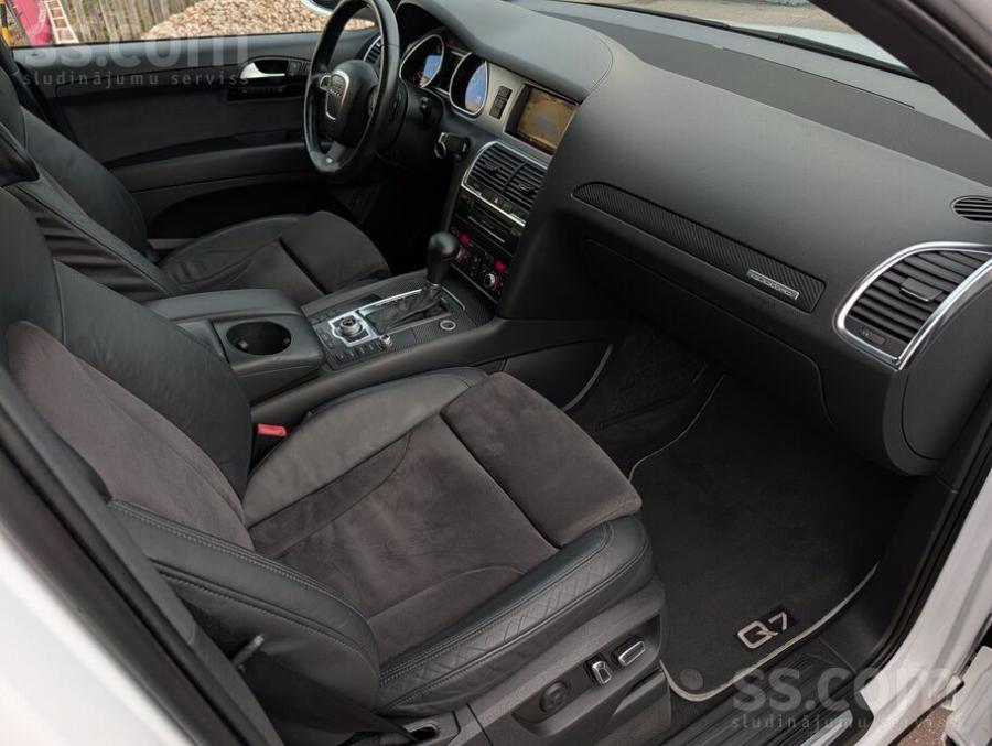 White Audi Q7 2011 in Jurmala, with an engine capacity of 3.00 L and mileage of 315 thousand km for 14950 €, photo 26 on AUTOMOTO.COM.LV