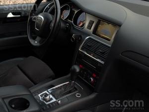 White Audi Q7 2011 in Jurmala, with an engine capacity of 3.00 L and mileage of 315 thousand km for 14950 €, photo 27 on AUTOMOTO.COM.LV