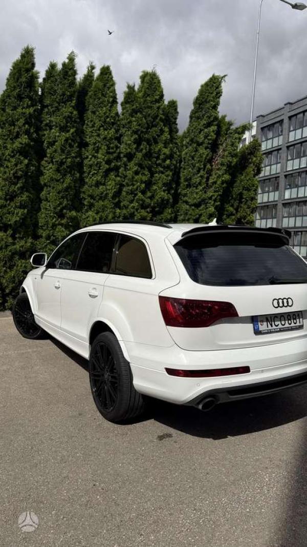 White Audi Q7 2012 in Siauliai, with an engine capacity of 2.97 L and mileage of 383 thousand km for 12700 €, photo 5 on AUTOMOTO.COM.LV