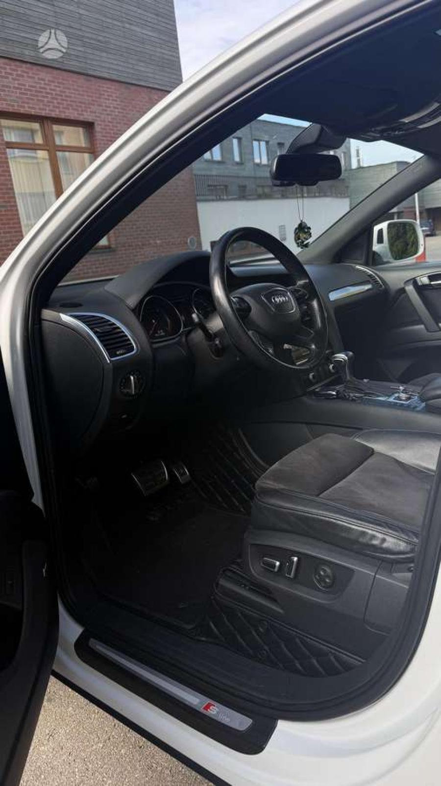 Balts Audi Q7 2012 Šauļi, ar dzinēja tilpumu 2.97 L un nobraukumu 383 tūkst. km par 12700 €, foto 9 vietnē AUTOMOTO.COM.LV