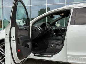 White Audi Q7 2012 in Rezekne, with an engine capacity of 3.00 L and mileage of 268 thousand km for 13990 €, photo 12 on AUTOMOTO.COM.LV