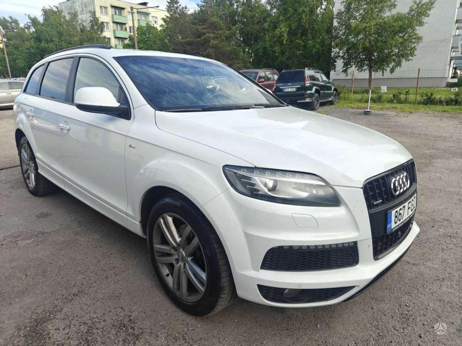 White Audi Q7 2013 in Vilnius, with an engine capacity of 2.97 L and mileage of 306 thousand km for 12400 €, photo 3 on AUTOMOTO.COM.LV