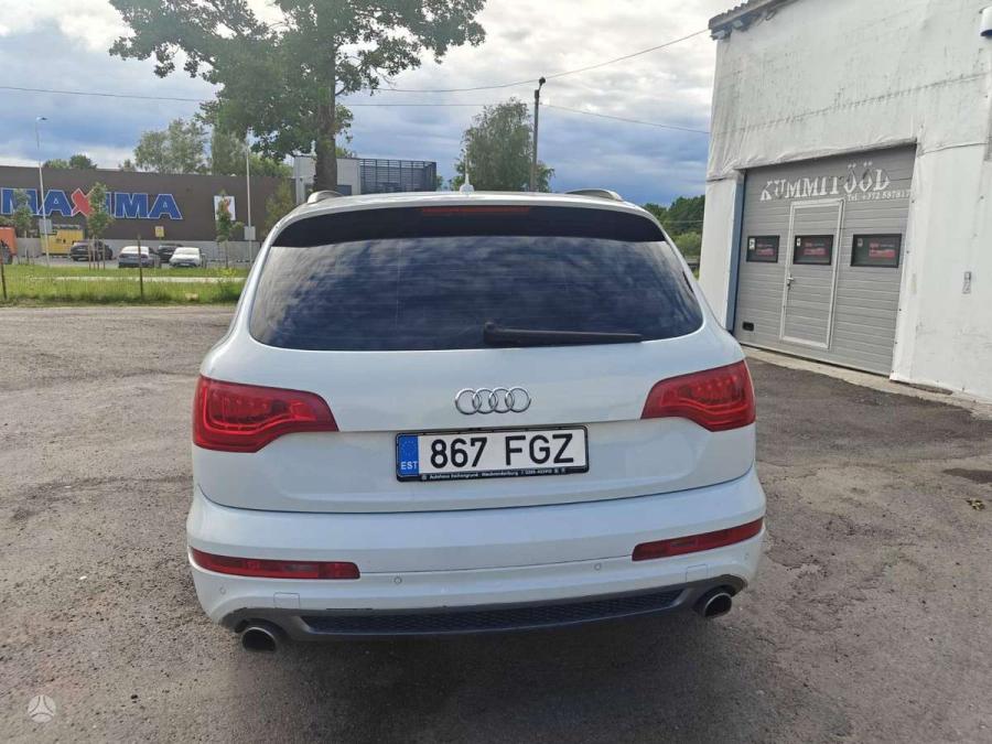 White Audi Q7 2013 in Vilnius, with an engine capacity of 2.97 L and mileage of 306 thousand km for 12400 €, photo 6 on AUTOMOTO.COM.LV