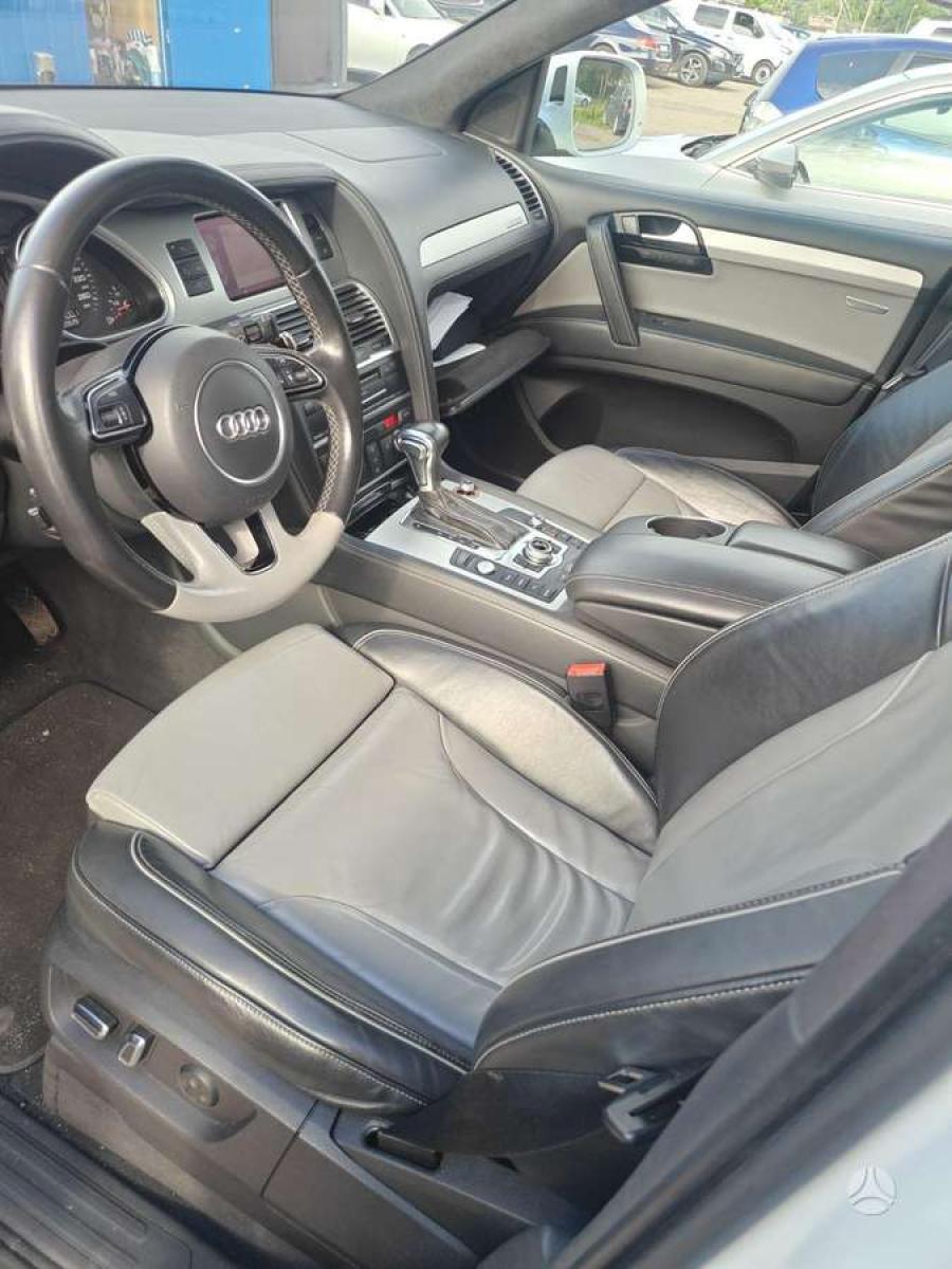 White Audi Q7 2013 in Vilnius, with an engine capacity of 2.97 L and mileage of 306 thousand km for 12400 €, photo 11 on AUTOMOTO.COM.LV