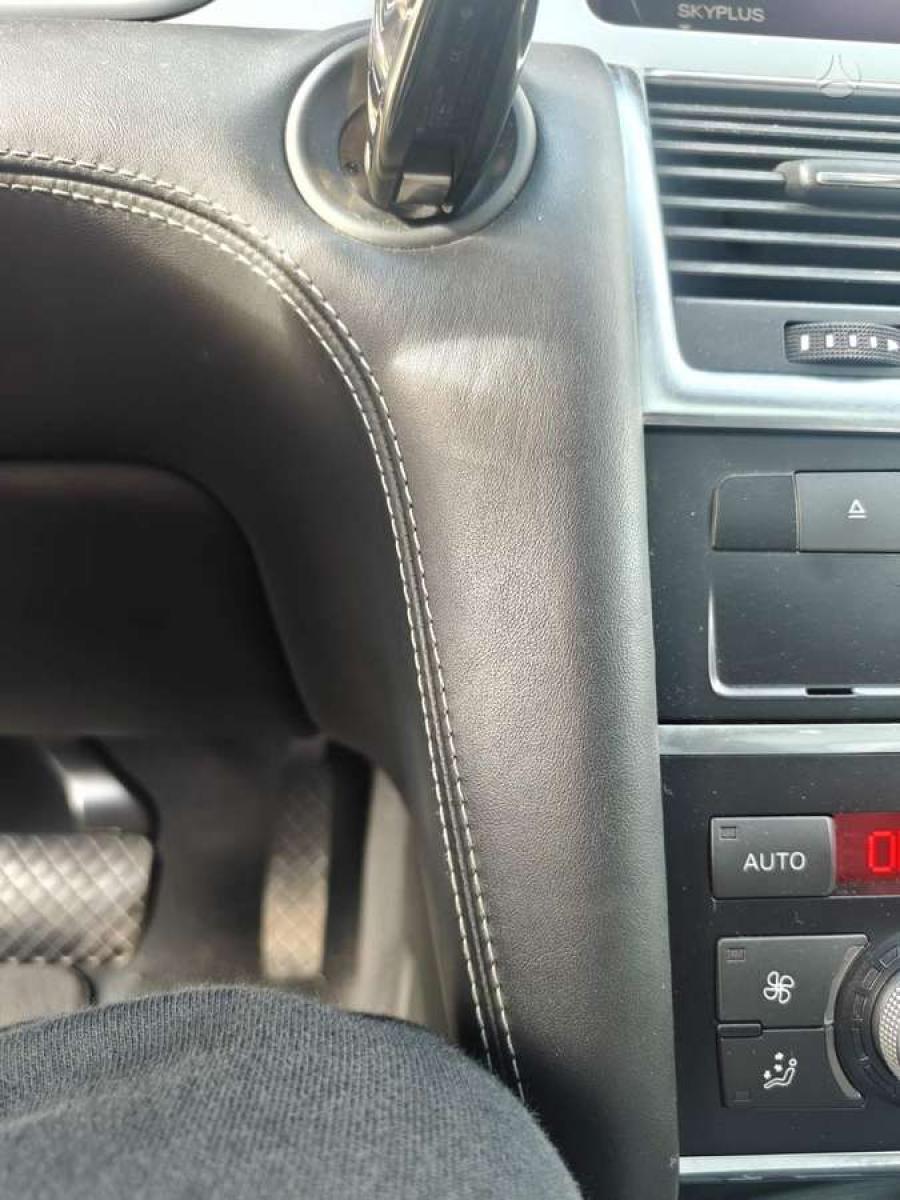 White Audi Q7 2013 in Vilnius, with an engine capacity of 2.97 L and mileage of 306 thousand km for 12400 €, photo 18 on AUTOMOTO.COM.LV