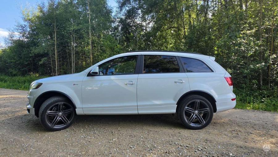 White Audi Q7 2013 in Vilnius, with an engine capacity of 3.00 L and mileage of 257 thousand km for 8350 €, photo 4 on AUTOMOTO.COM.LV