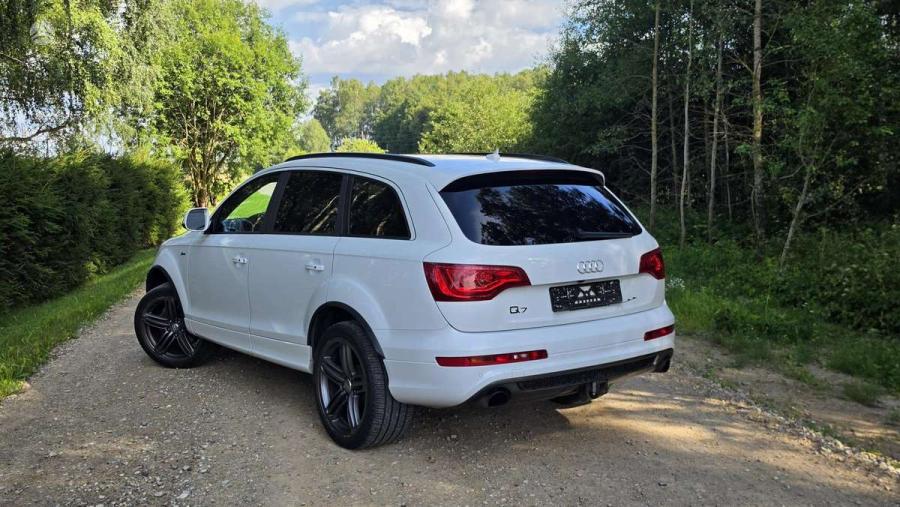 White Audi Q7 2013 in Vilnius, with an engine capacity of 3.00 L and mileage of 257 thousand km for 8350 €, photo 5 on AUTOMOTO.COM.LV