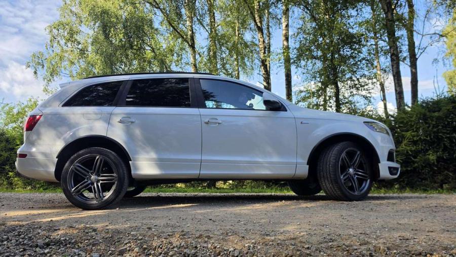 White Audi Q7 2013 in Vilnius, with an engine capacity of 3.00 L and mileage of 257 thousand km for 8350 €, photo 8 on AUTOMOTO.COM.LV