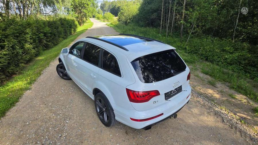 White Audi Q7 2013 in Vilnius, with an engine capacity of 3.00 L and mileage of 257 thousand km for 8350 €, photo 16 on AUTOMOTO.COM.LV
