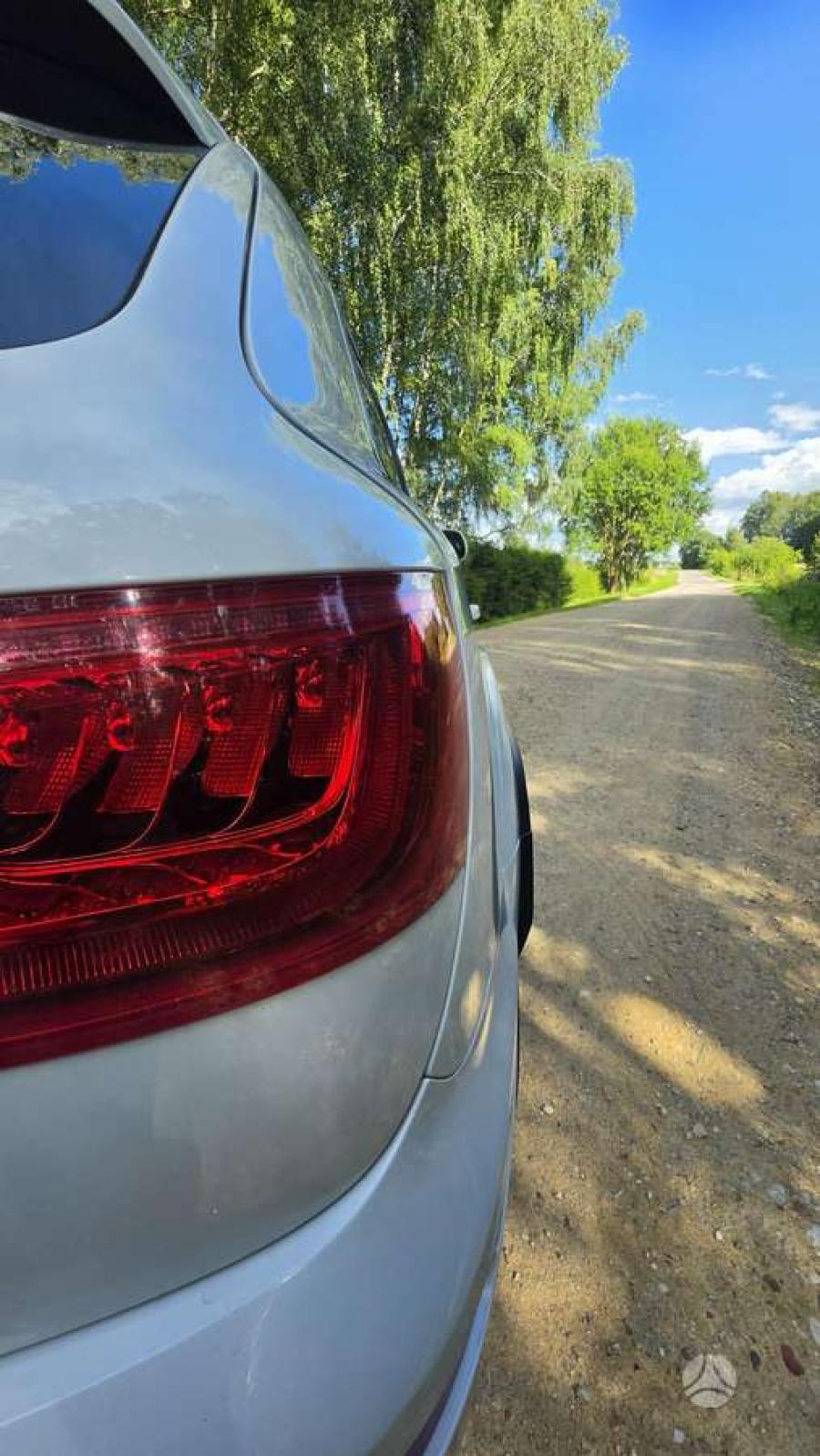 White Audi Q7 2013 in Vilnius, with an engine capacity of 3.00 L and mileage of 257 thousand km for 8350 €, photo 17 on AUTOMOTO.COM.LV