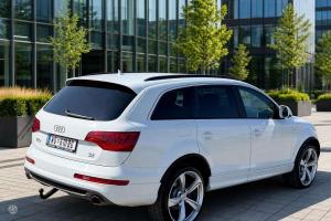 White Audi Q7 2013 in Vilnius, with an engine capacity of 3.00 L and mileage of 178 thousand km for 12950 €, photo 5 on AUTOMOTO.COM.LV