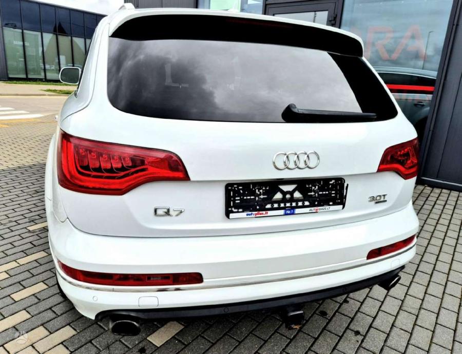 Balts Audi Q7 2014 Šauļi, ar dzinēja tilpumu 3.00 L un nobraukumu 180 tūkst. km par 11300 €, foto 6 vietnē AUTOMOTO.COM.LV